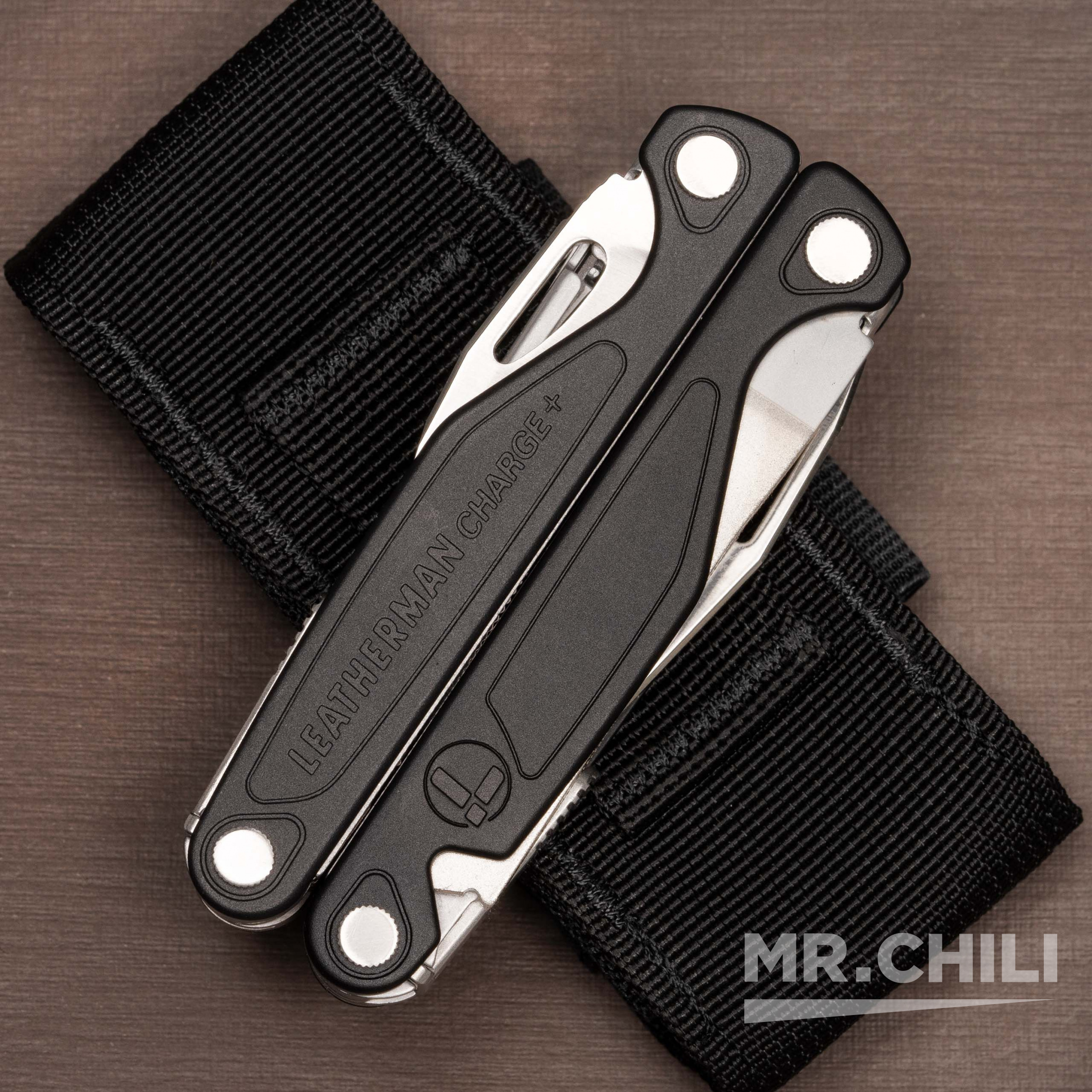 Мультитул Leatherman Charge Plus — купить по цене от 23 895 руб. руб ...