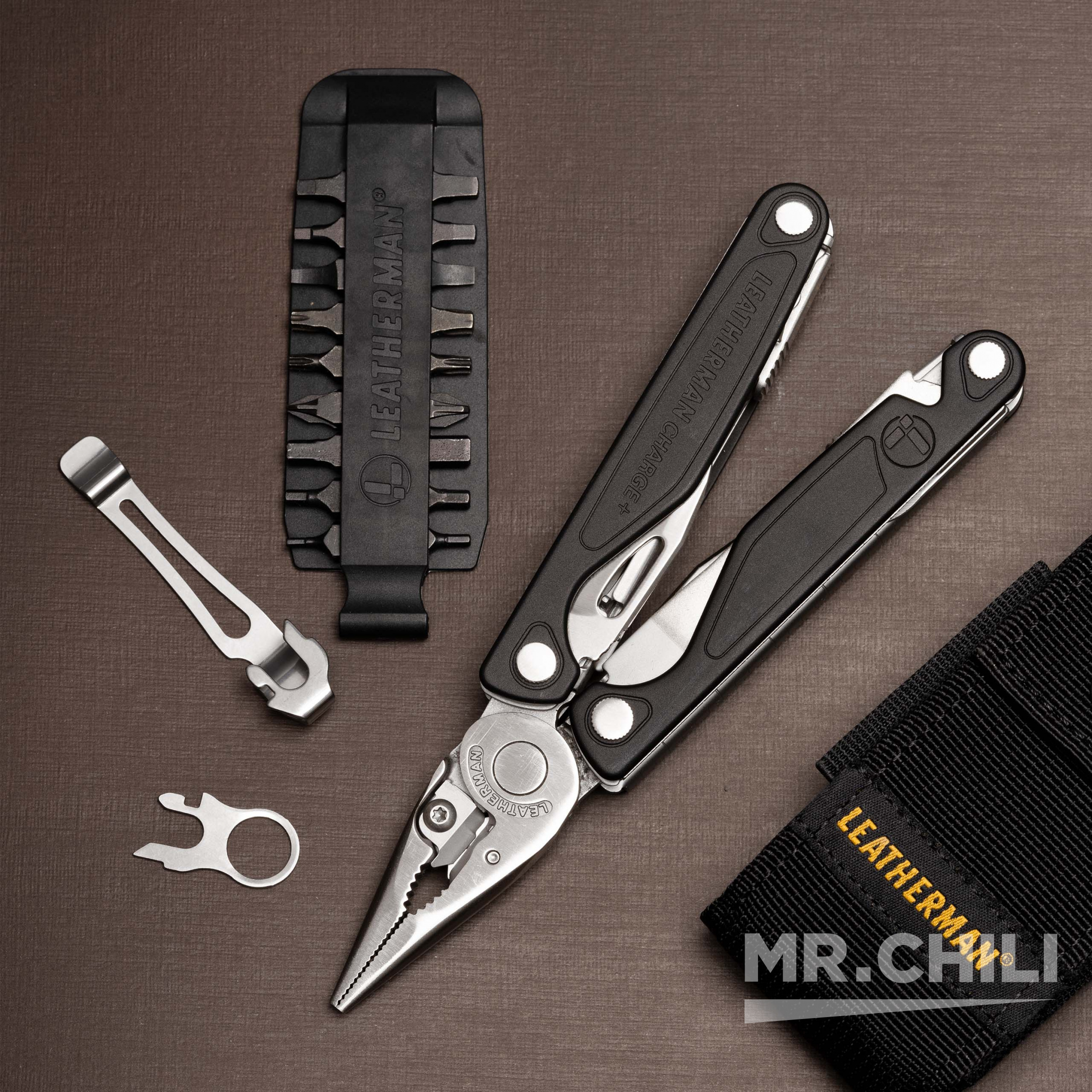 Мультитул Leatherman Charge Plus — купить по цене от 23 895 руб. руб ...
