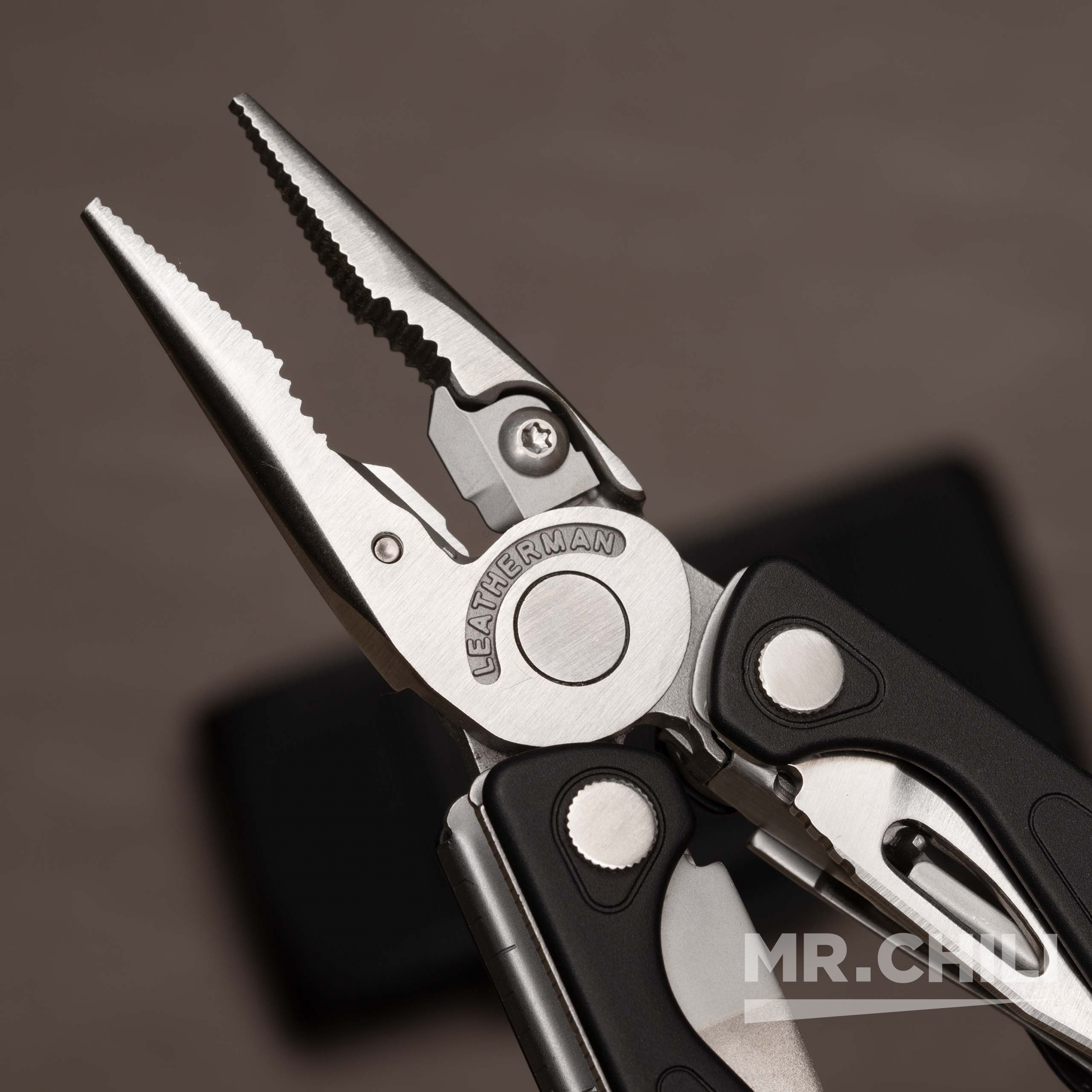 Мультитул Leatherman Charge Plus — купить по цене от 23 895 руб. руб ...